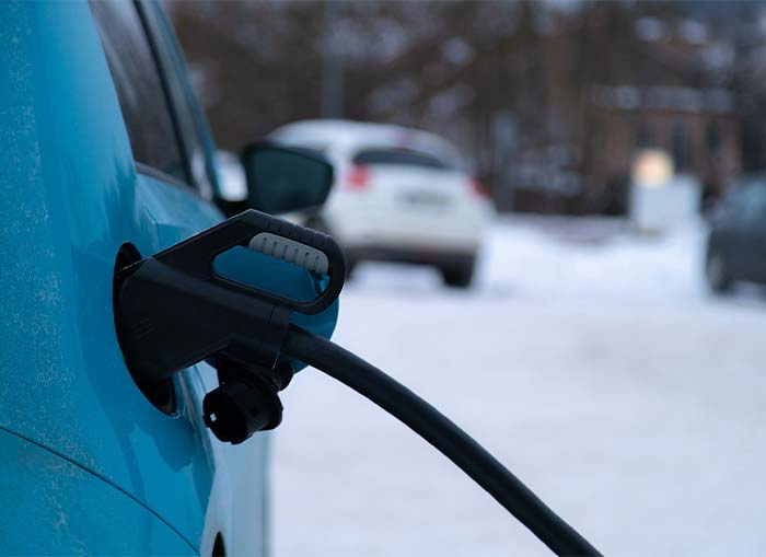 Electric Vehicle Range and Performance in Cold Winter Weather - AMA